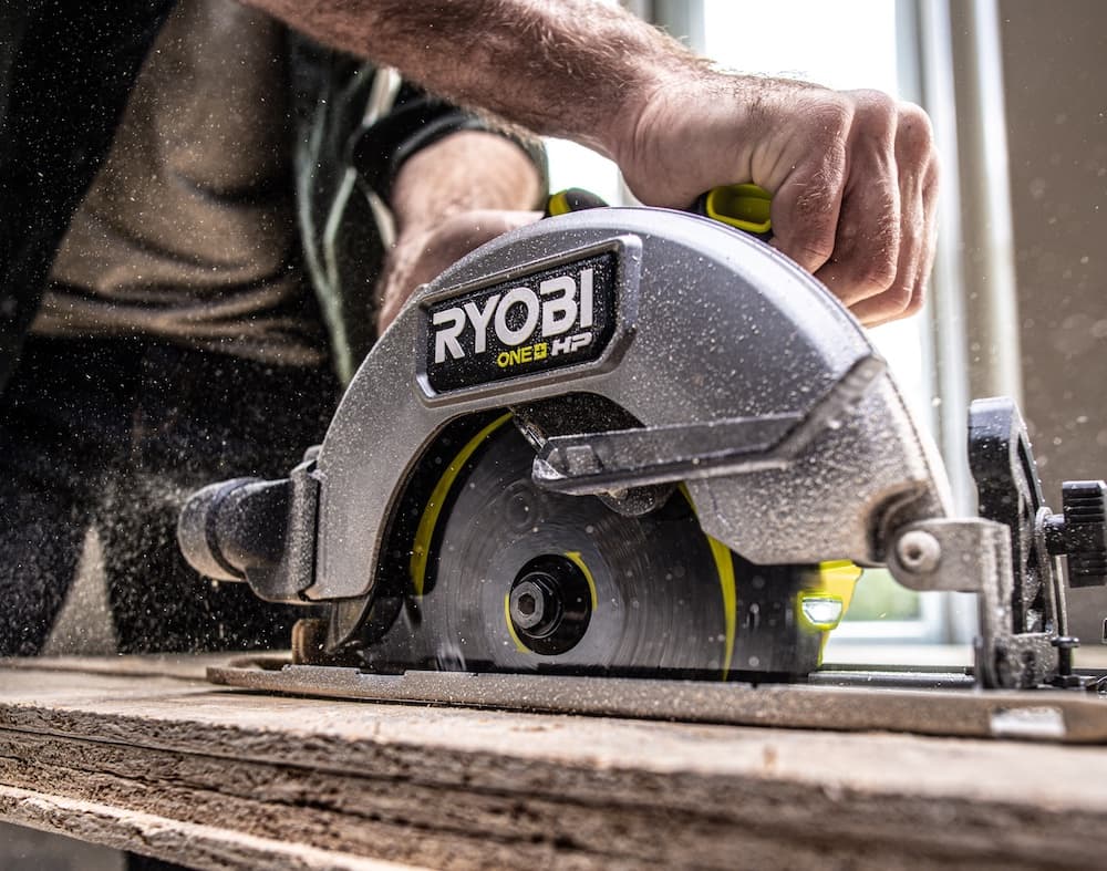 Les 3 (vraies) Meilleures Scies Circulaires Ryobi en 2026